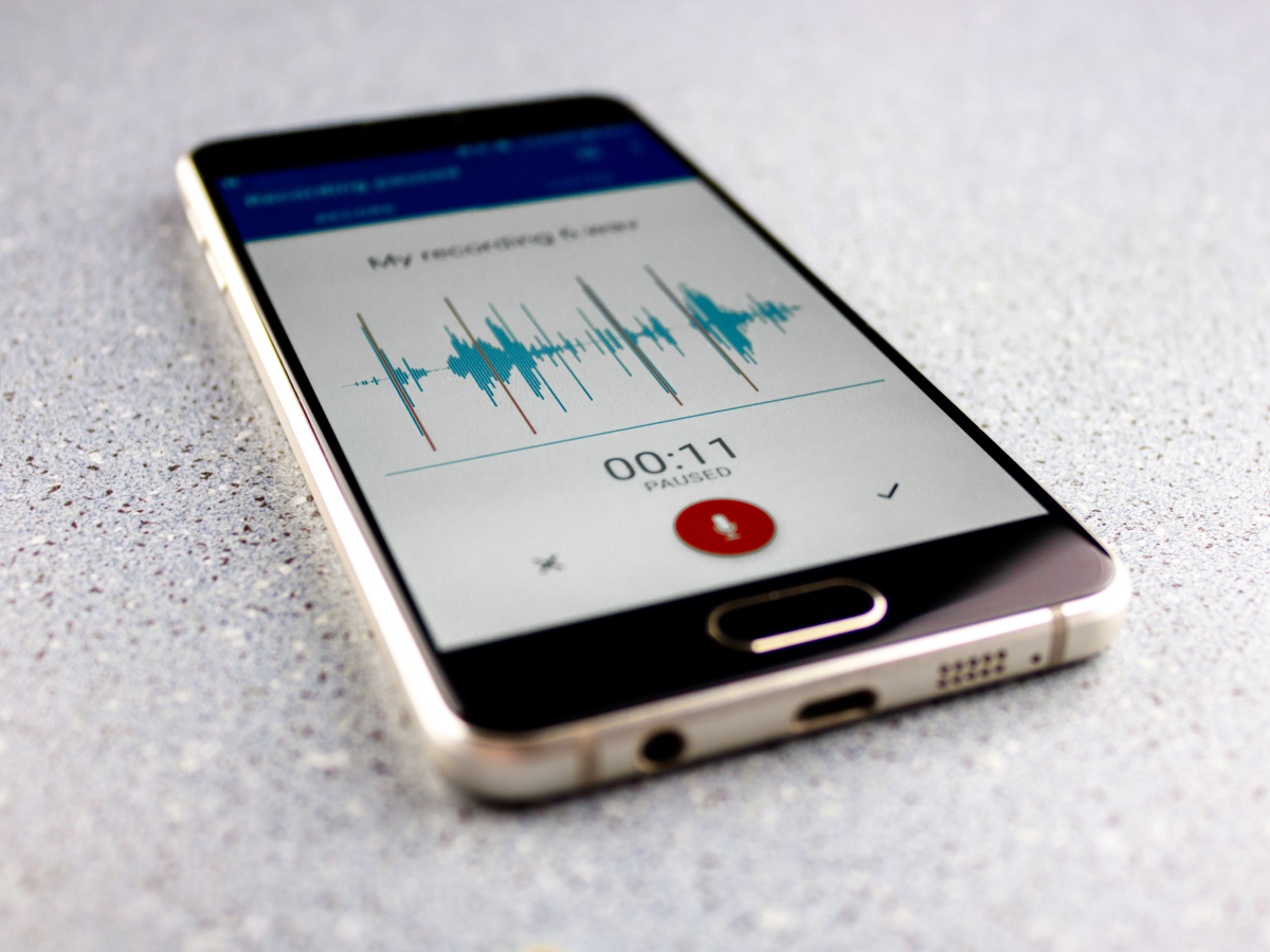5 Online Voice Recorders To Try During Your Next Meeting